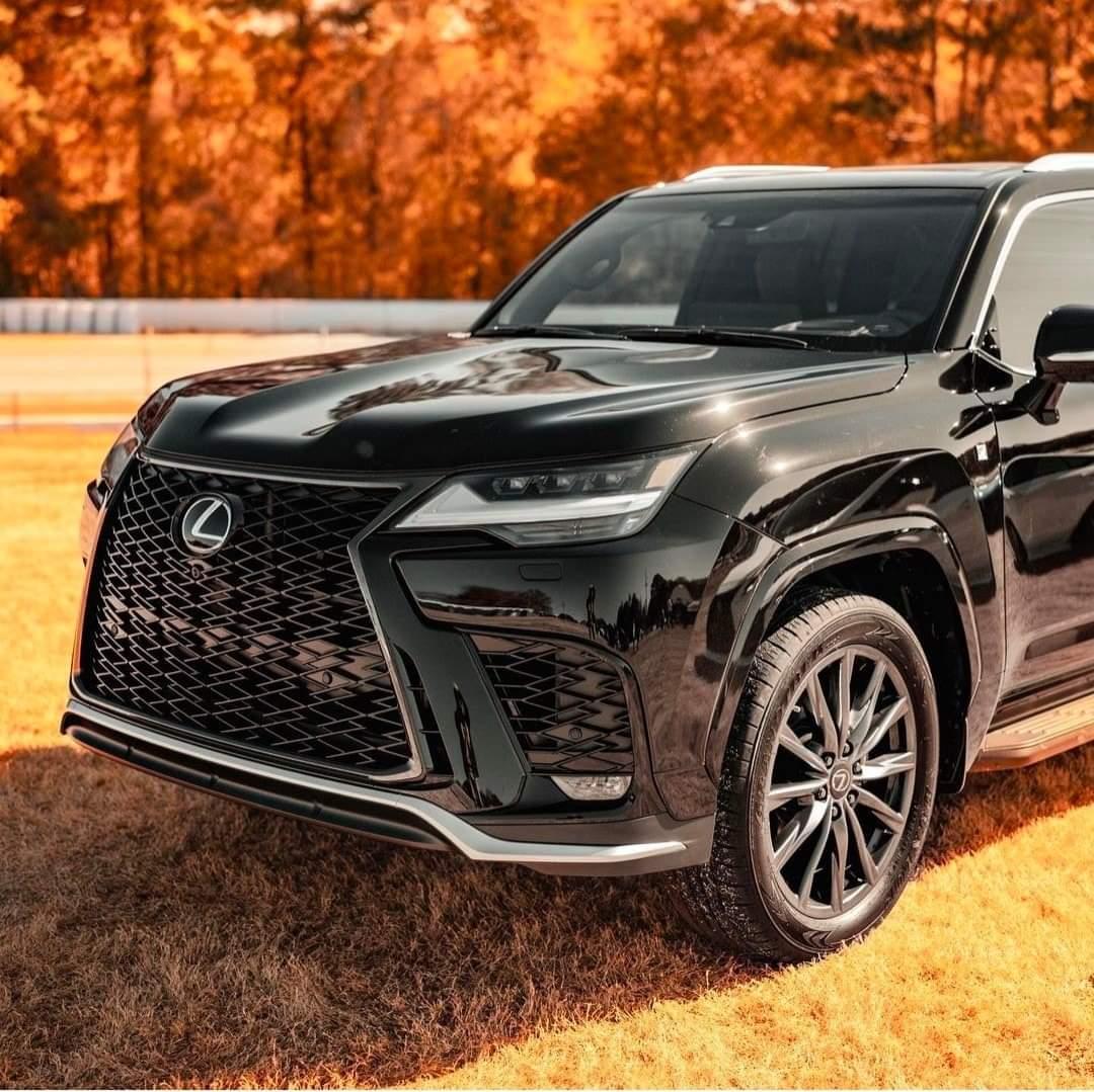 LX600 F-Sport ពណ៌ខ្មៅ អែមណាស់បងប្អូន🔥 គួរបញ្ជាក់ផងដែរថា Lexus LX600 ...