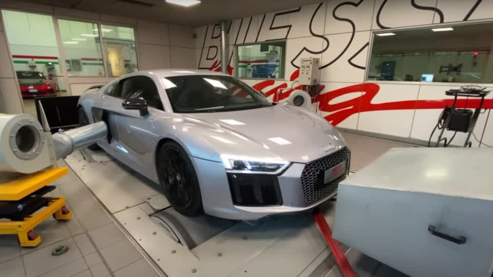 Audi R8 V10 លក្ខណះ Rev Limiter - TNAOT