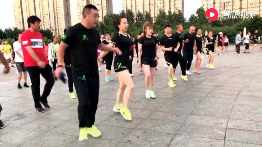 អញ្ជើញចូលចុះបើស្រឡាញ់( ចិនរាំក្បាច់ខ្មែរ) - TNAOT