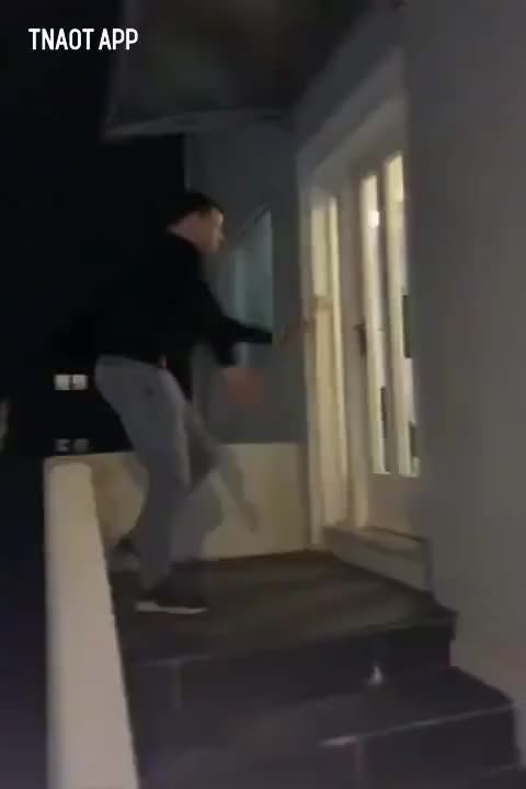 ទ្វានេះពិតជាមាំមែន - TNAOT