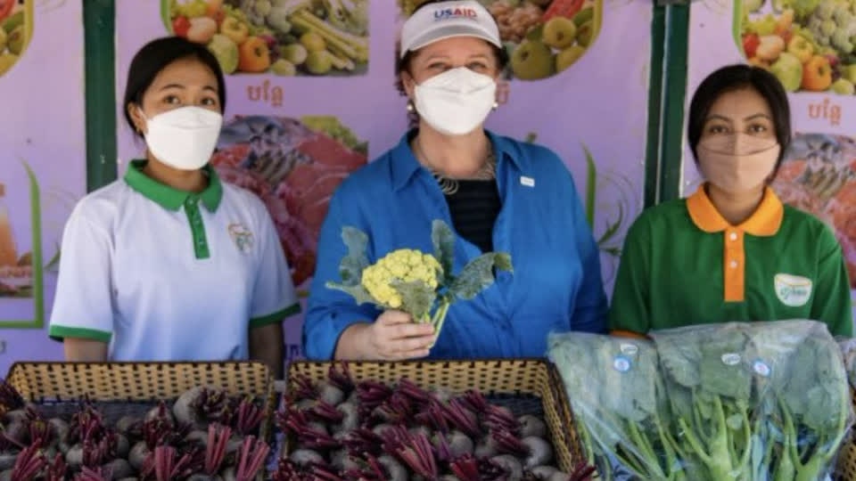 USAID និងក្រុមហ៊ុន២ រួមគា្នបំពេញខ្សែច្រវ៉ាក់ផ្គត់ផ្គង់វិស័យកសិកម្ម ក្នុងដើមទុន៣លានដុល្លារ - TNAOT