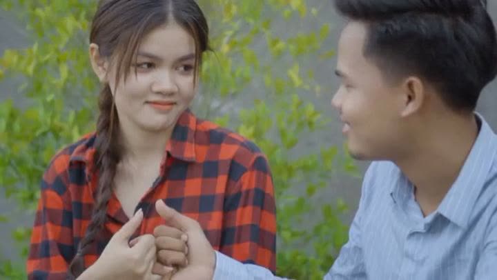 ឆ្នាំនេះអូនមកហើយ | ធឿន ដាវីតា | Official Music Video - TNAOT