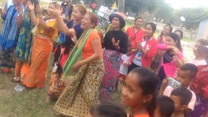 ក្រមុំកំលោះលេងបោះឈូងសប្បាយណាស់សង្គ្រានភូមិត្នោត - TNAOT