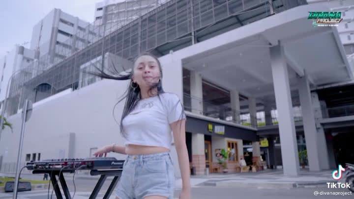 ស្រីស្អាតពិតជារាំឡូយណាស់ - TNAOT