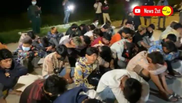 លើកមុខមាត់ម៉ែឪណាស់! ក្រុមជើងខ្លាំងប្រចាំតំបនលបូកគីឡូគ្នាចេញកាប់គ្នាតែប៉ូលិសព័ទ្ធចាប់ បាន..Hot News