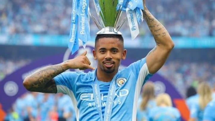 Jesus ពិភាក្សាអំពីអនាគតរបស់ខ្លួនរួចរាល់ហើយបន្ទាប់ពីជួយ Man City លើកពាន EPL - TNAOT