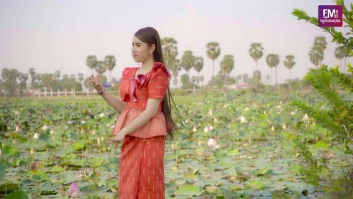 រូបរាងក៏ស្អាតច្រៀងក៏ពិរោះកាយវិការក៏សមពីរោះណាស់ - TNAOT